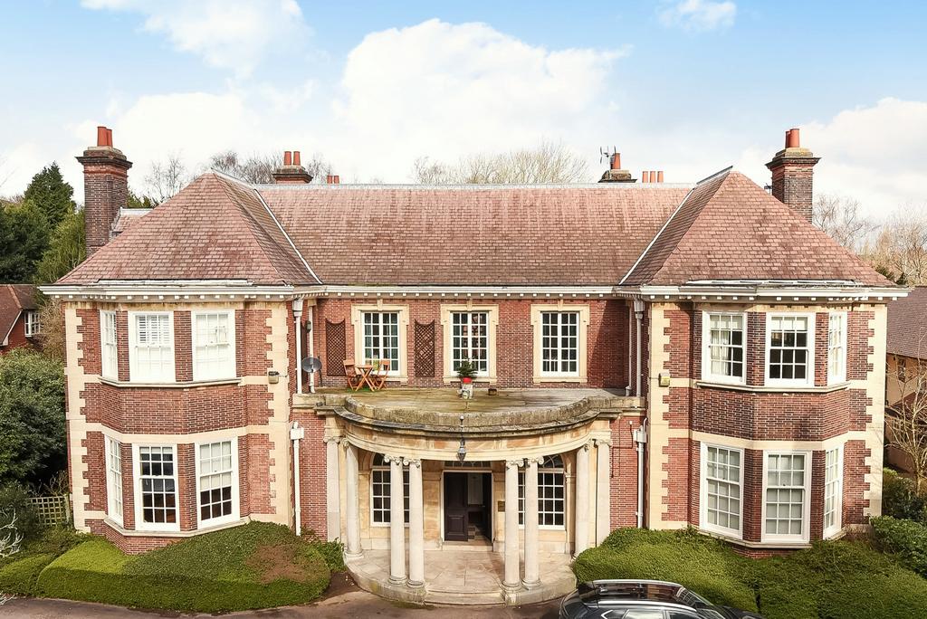 Gledhow Manor, Gledhow Lane, Leeds LS7 3 bed duplex for sale - £400,000