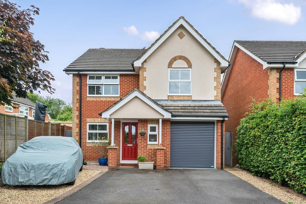 Hatch Warren, Basingstoke, RG22 4 bed detached house - £500,000