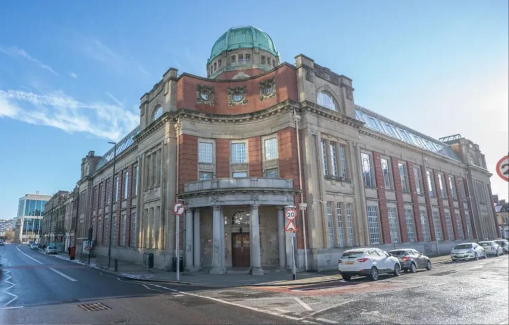 Clarence Place, Old Arts College, NP19 2 bed maisonette for sale - £140,000