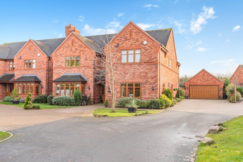5 Shortbutts Close, Lichfield, WS14 5 bed detached house for sale - £ ...