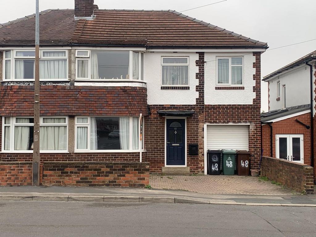 Croftlands, Batley, WF17 3 bed semi-detached house - £230,000