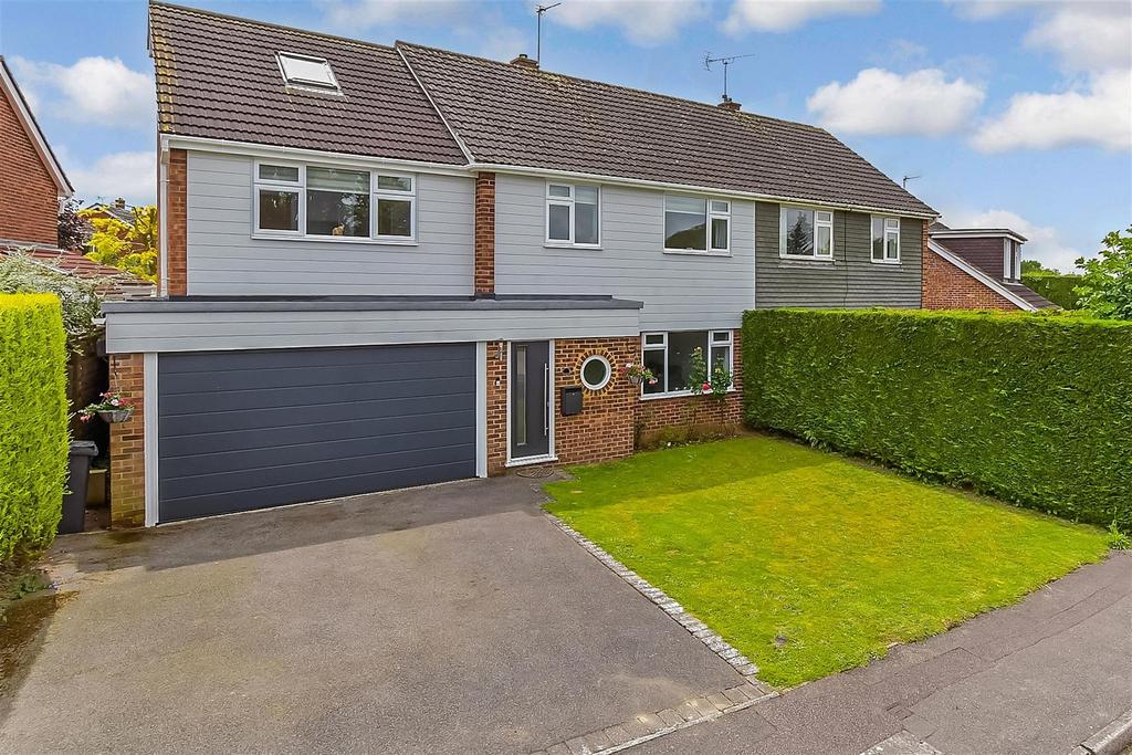 Hampson Way, Bearsted, Maidstone, Kent 4 bed semi-detached house - £600,000