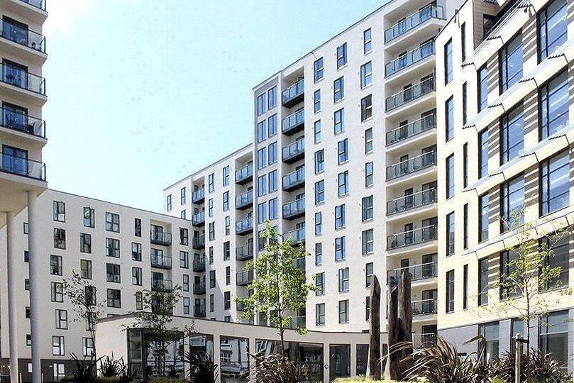 Nankeville Court, Woking GU22 2 bed apartment - £1,600 pcm (£369 pw)