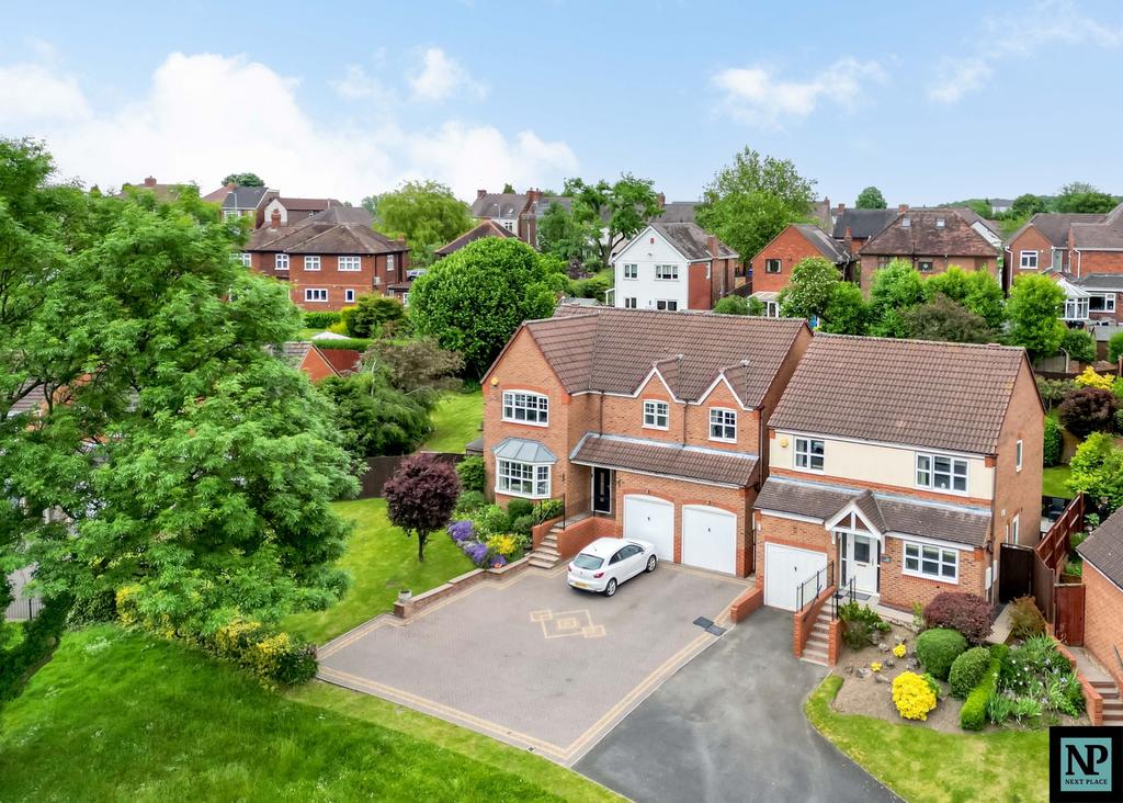 Peel Drive, Wilnecote, B77 4 bed detached house - £450,000