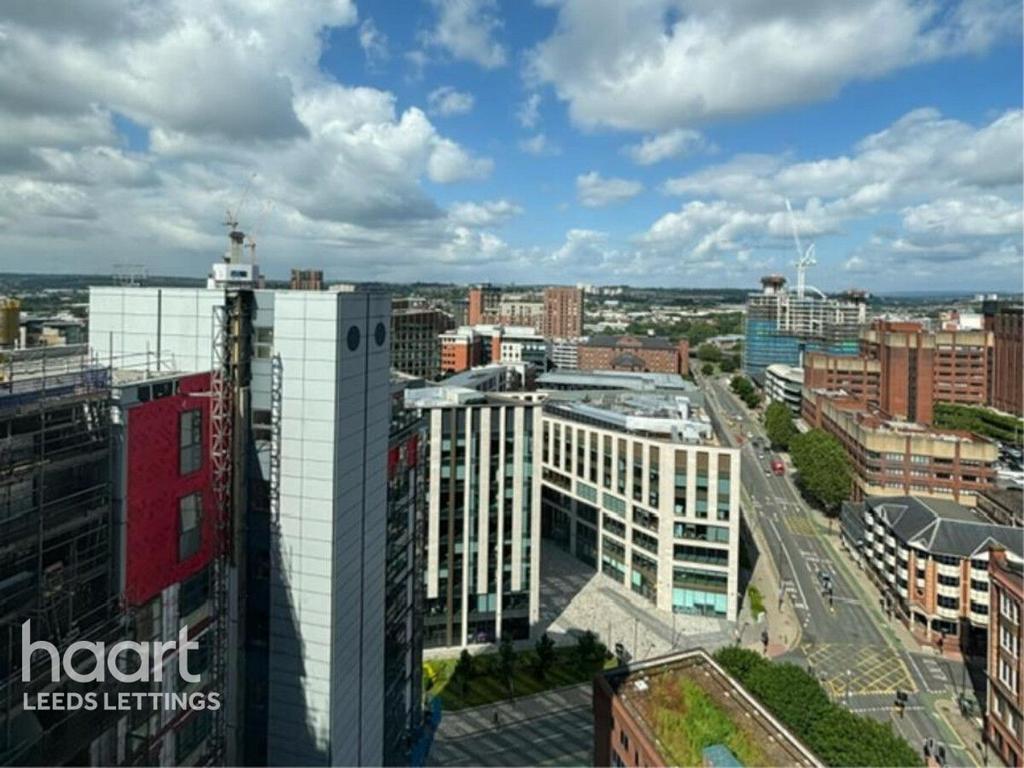 Wellington Street, Leeds 1 bed apartment to rent - £700 pcm (£162 pw)