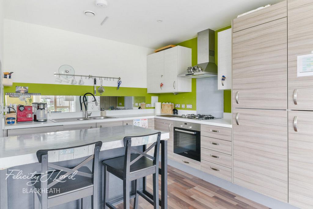 110 Rectory Field Crescent, London 1 bed apartment - £300,000