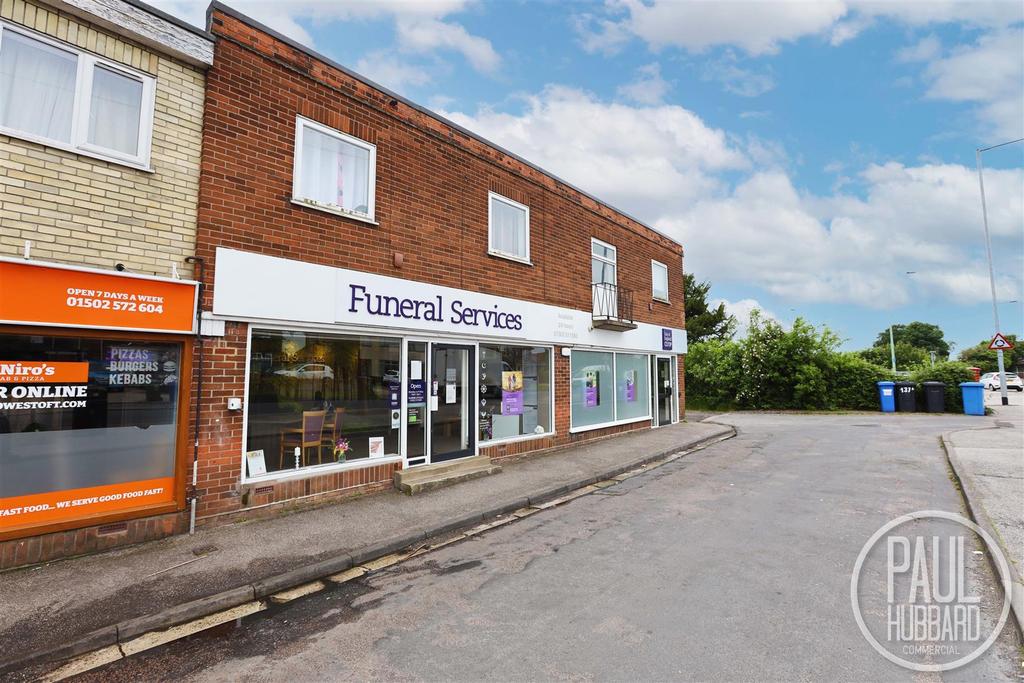 Oulton Road, Lowestoft, NR32 Retail property (high street) - £1,667 pcm ...
