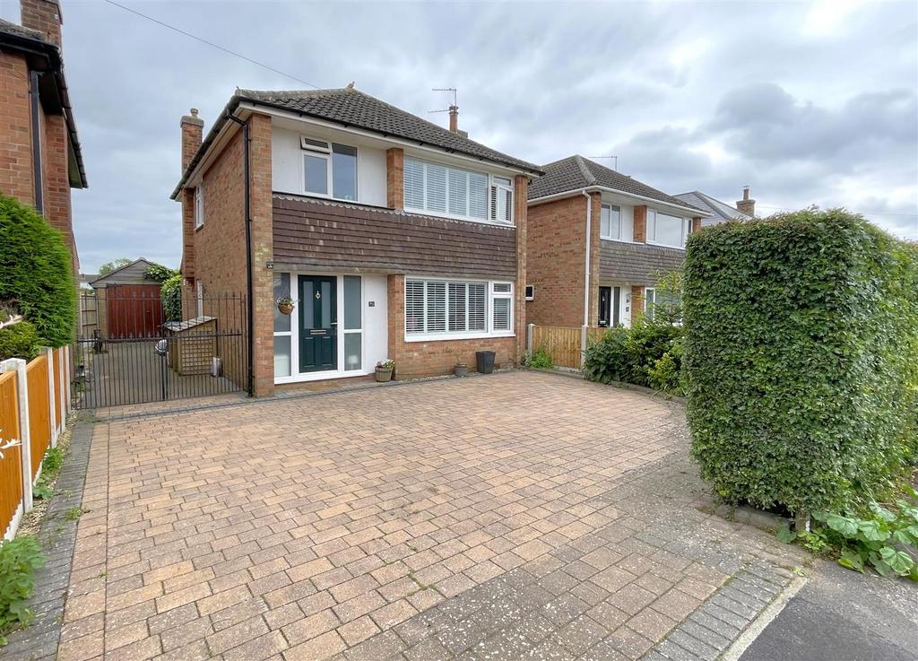 Abbey Road, Bingham 3 bed detached house - £365,000
