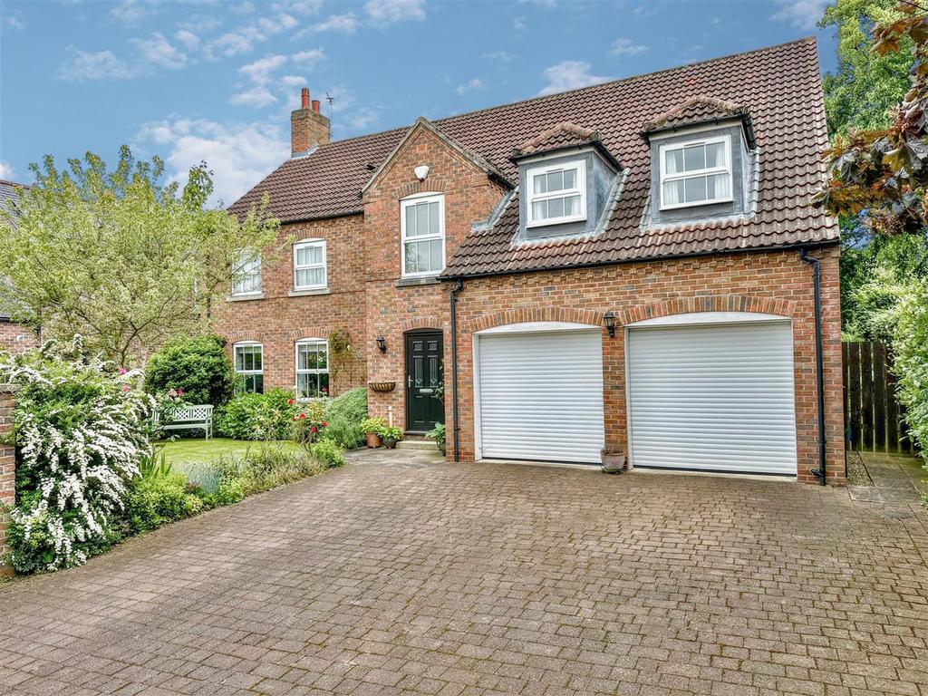 Gill Croft Court, Easingwold, York 6 bed detached house - £750,000