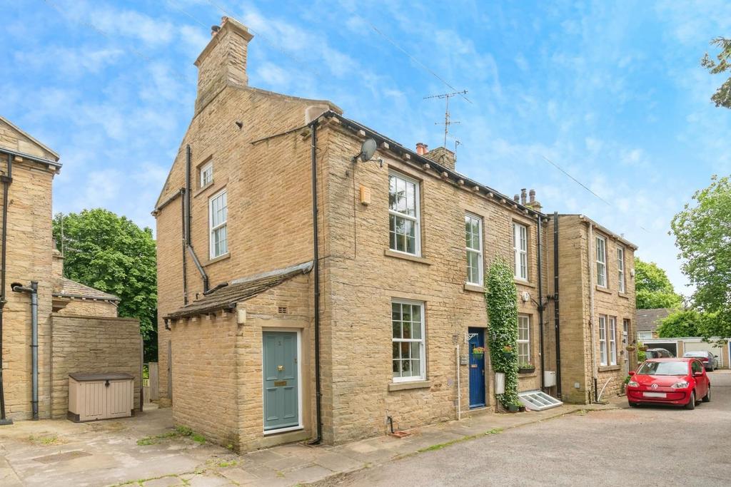 Chestnut Grove, Leeds, LS28 5TN 3 bed end of terrace house - £350,000