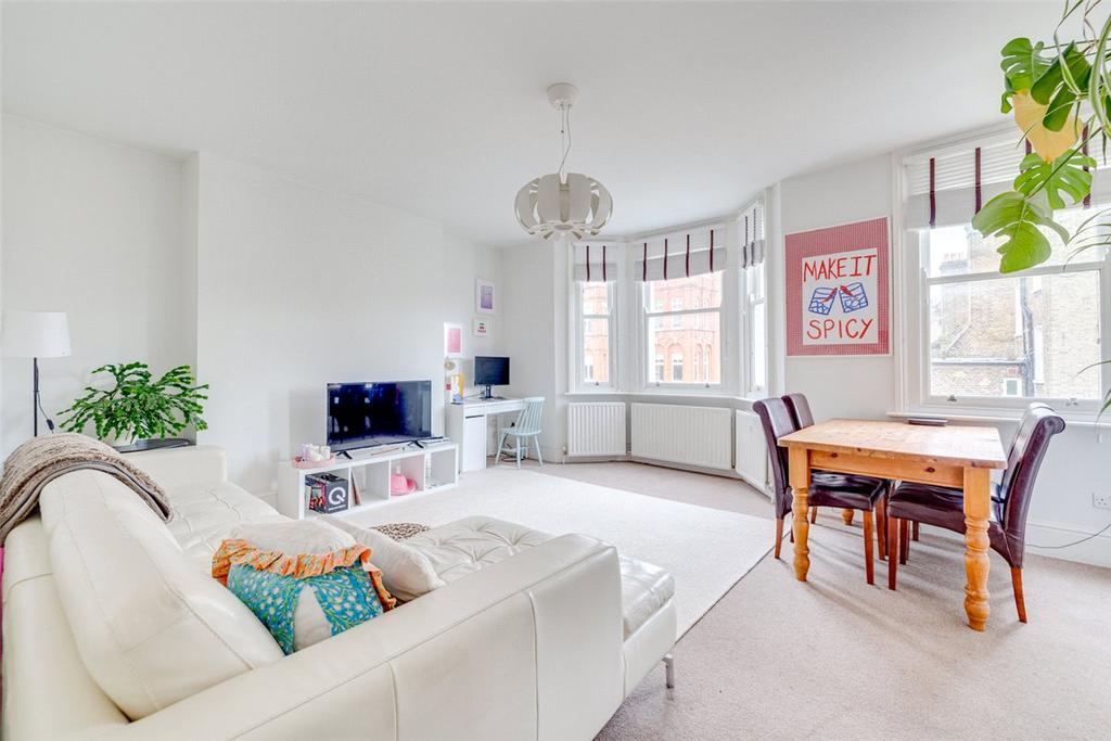 Westcroft Square, London, W6 4 bed apartment - £4,000 pcm (£923 pw)