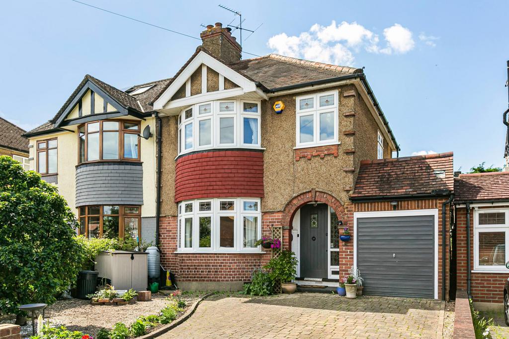 Northfield Gardens, Watford, WD24 3 bed semi-detached house - £600,000