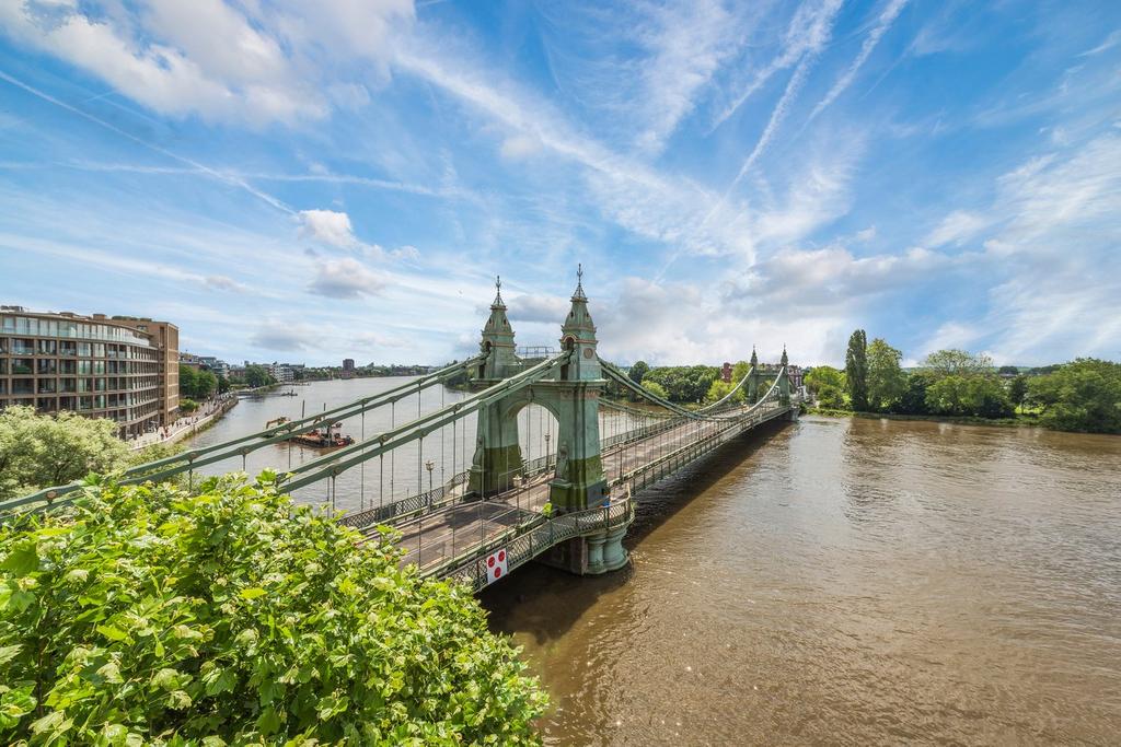 Digby Mansions, Hammersmith Bridge... 1 bed flat - £2,350 pcm (£542 pw)