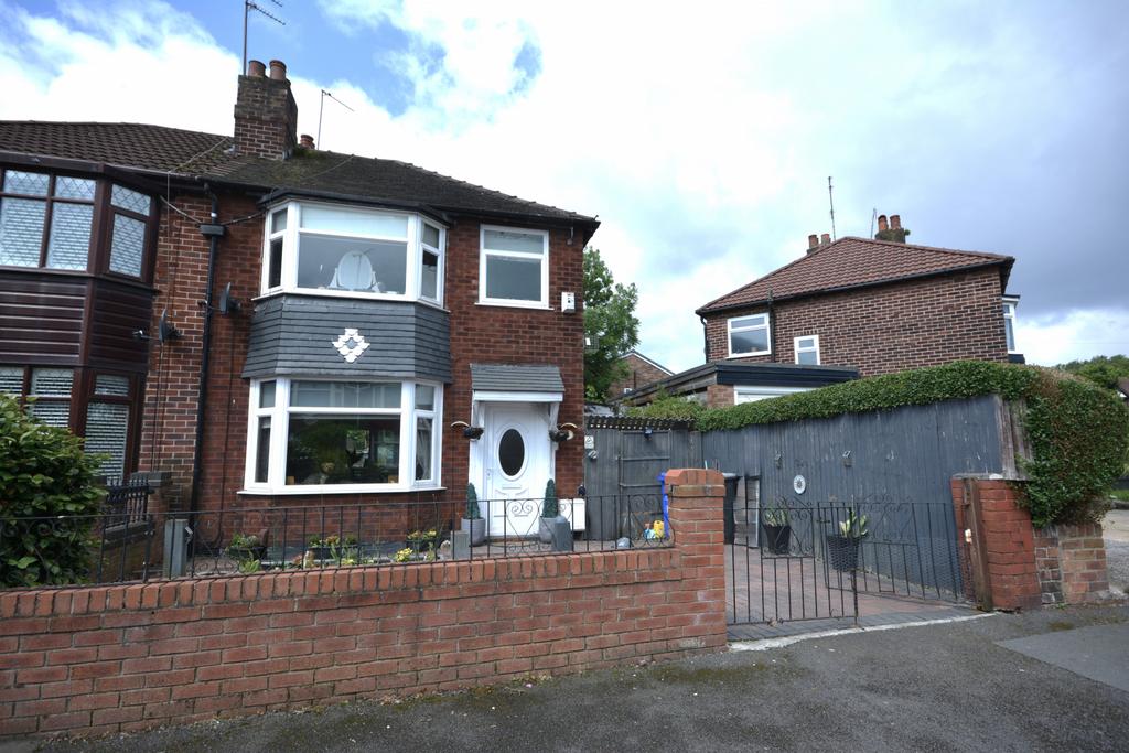 Kensington Drive, Salford, M5 5LS 3 bed semi-detached house - £225,000