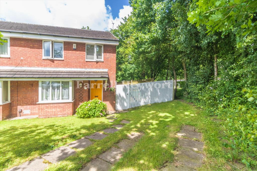 Black Croft, Chorley PR6 2 bed house - £130,000