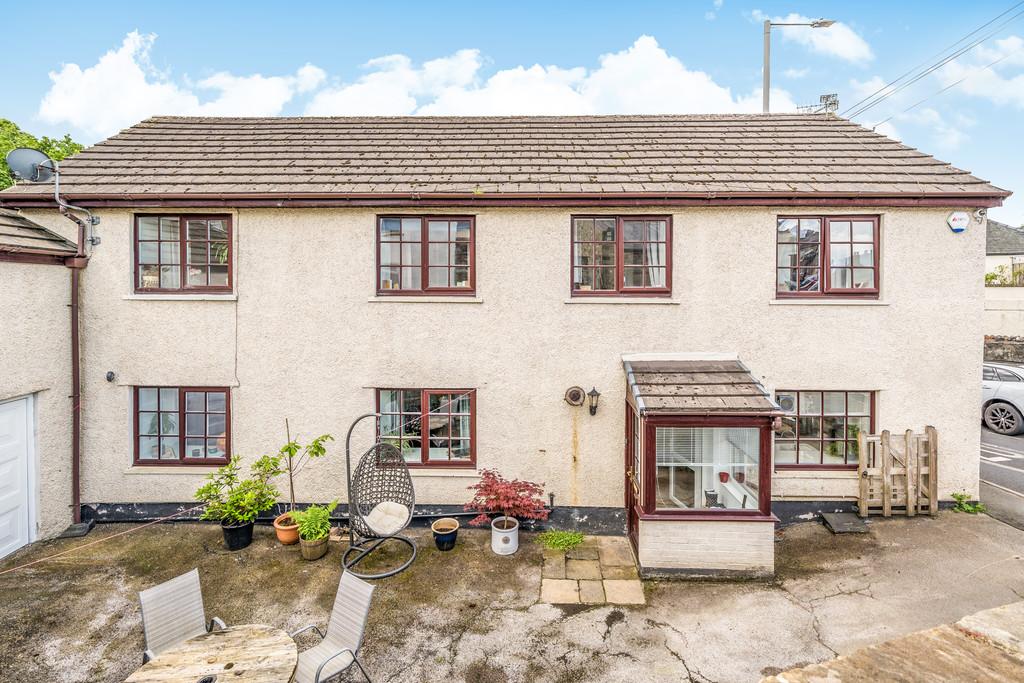 2 Kellet Road, Carnforth, Lancashire... 4 bed detached house for sale ...