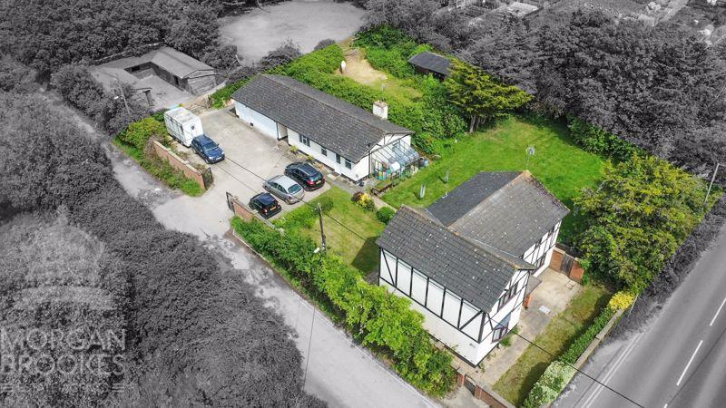 Church Road, Benfleet 3 bed detached house for sale - £700,000