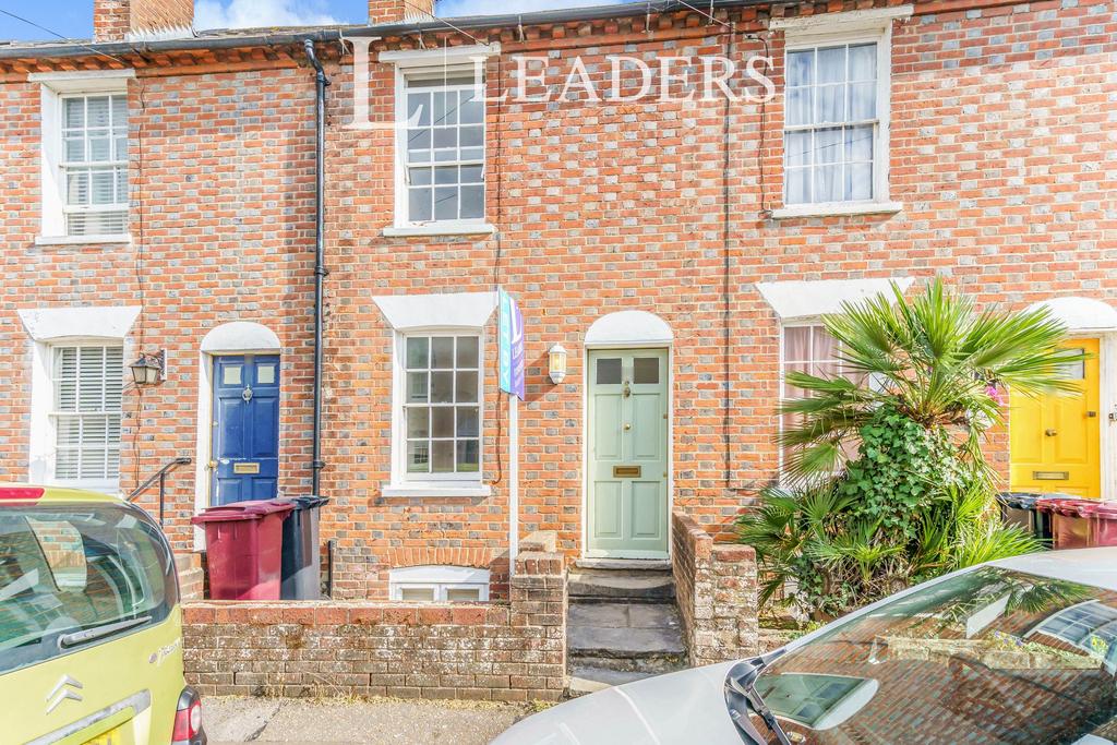 Cavendish Street, Chichester 3 bed terraced house - £1,400 pcm (£323 pw)