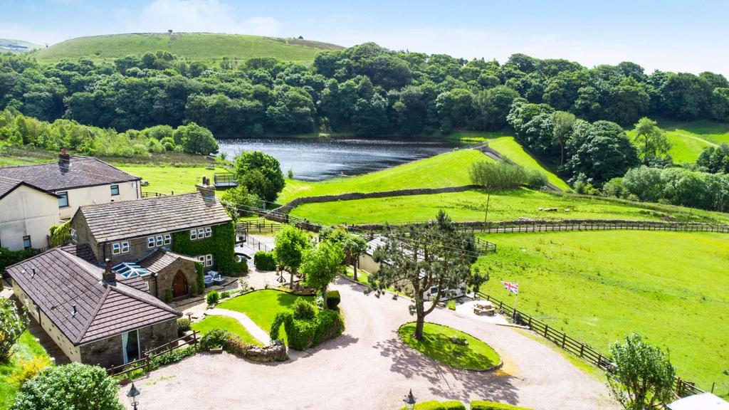 'Hole House Barn' Darwen 5 bed detached house for sale - £950,000