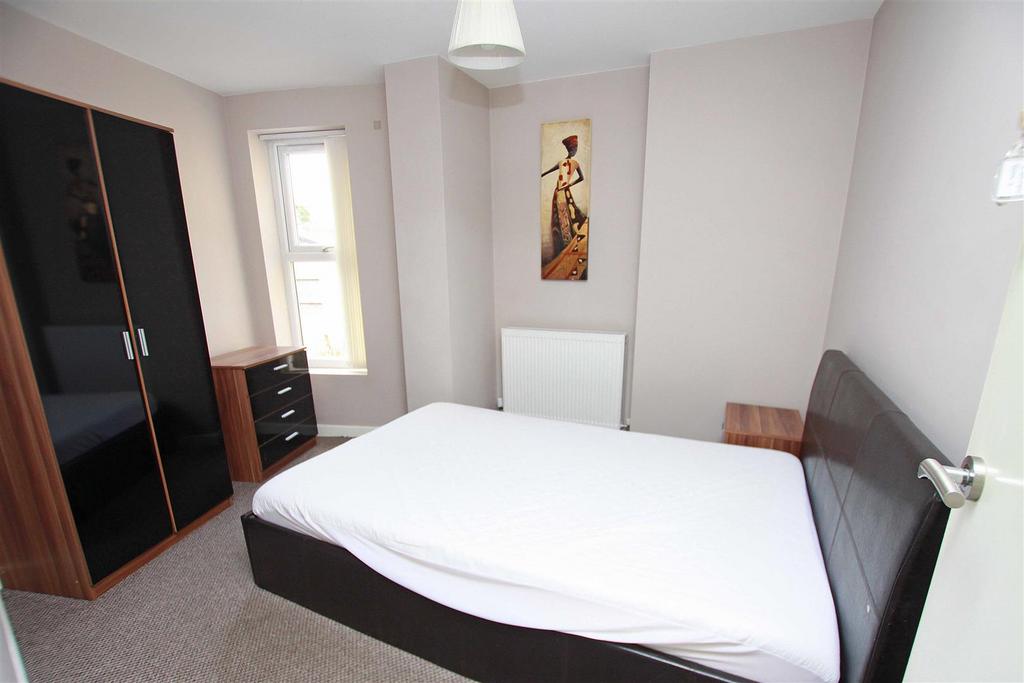 Sea View Road, Parkstone, Poole 5 bed terraced house - £525 pcm (£121 pw)