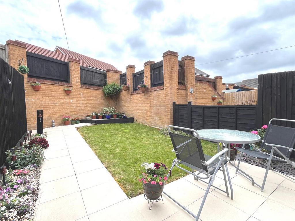 Captains Parade, East Cowes 3 bed terraced house for sale - £239,995