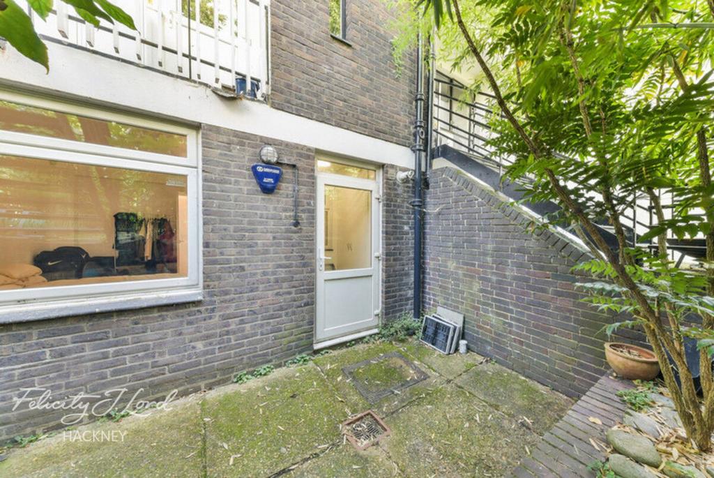 Gore Road, Hackney, E9 1 bed flat - £475,000