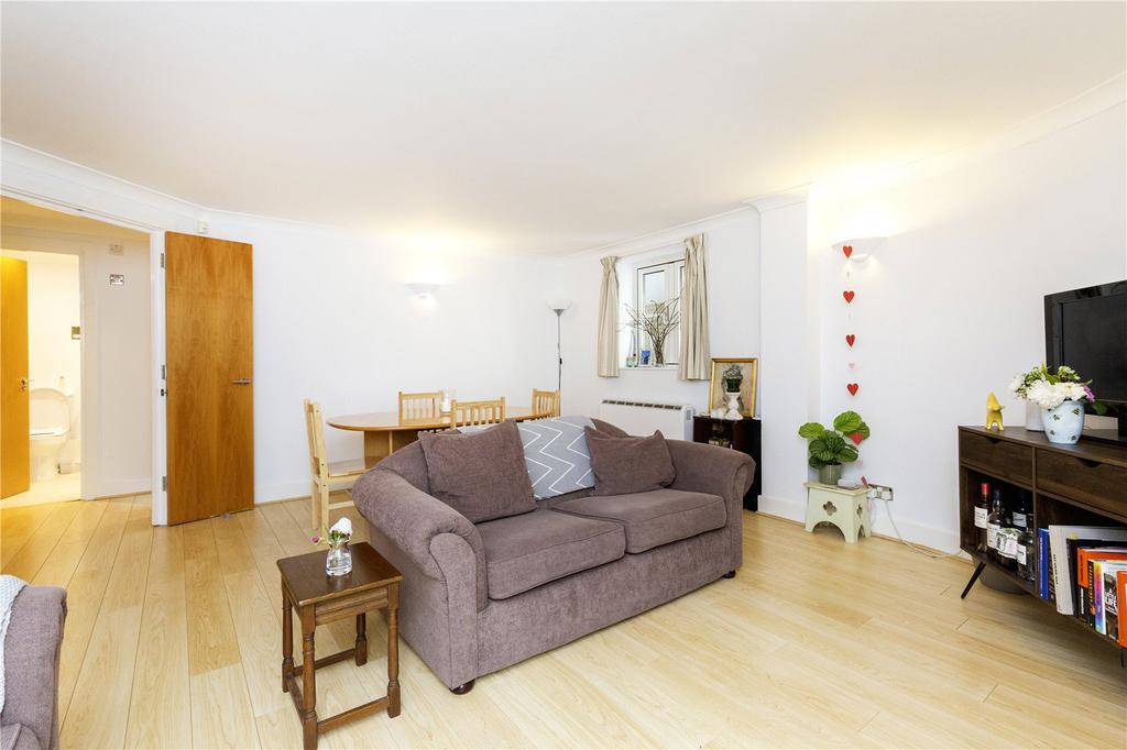 Anderson Square, London, N1 2 bed apartment - £2,600 pcm (£600 pw)