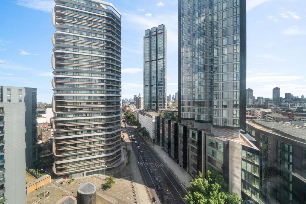 Chronicle Tower, City Road, London EC1V 2 bed apartment - £4,200 pcm (£ ...