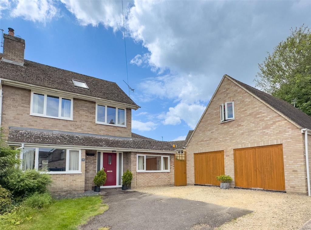 Queens Close, Witney OX29 4 bed semi-detached house for sale - £625,000