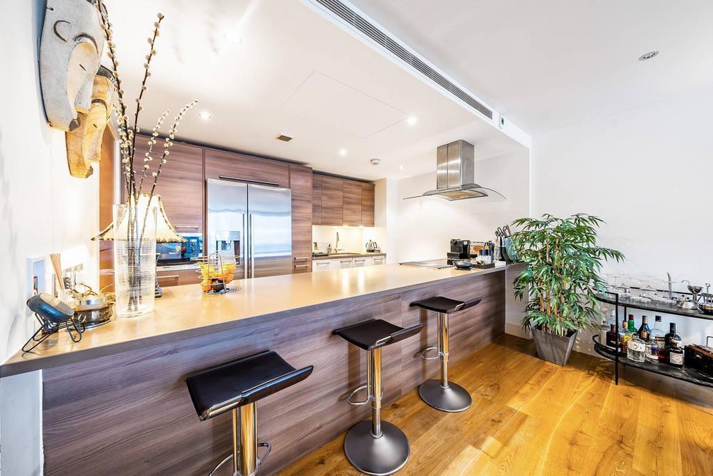 Dolphin House, Imperial Wharf... 3 bed flat - £1,300,000