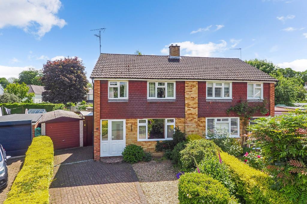 Bolle Road, Alton, Hampshire 3 bed semi-detached house - £400,000