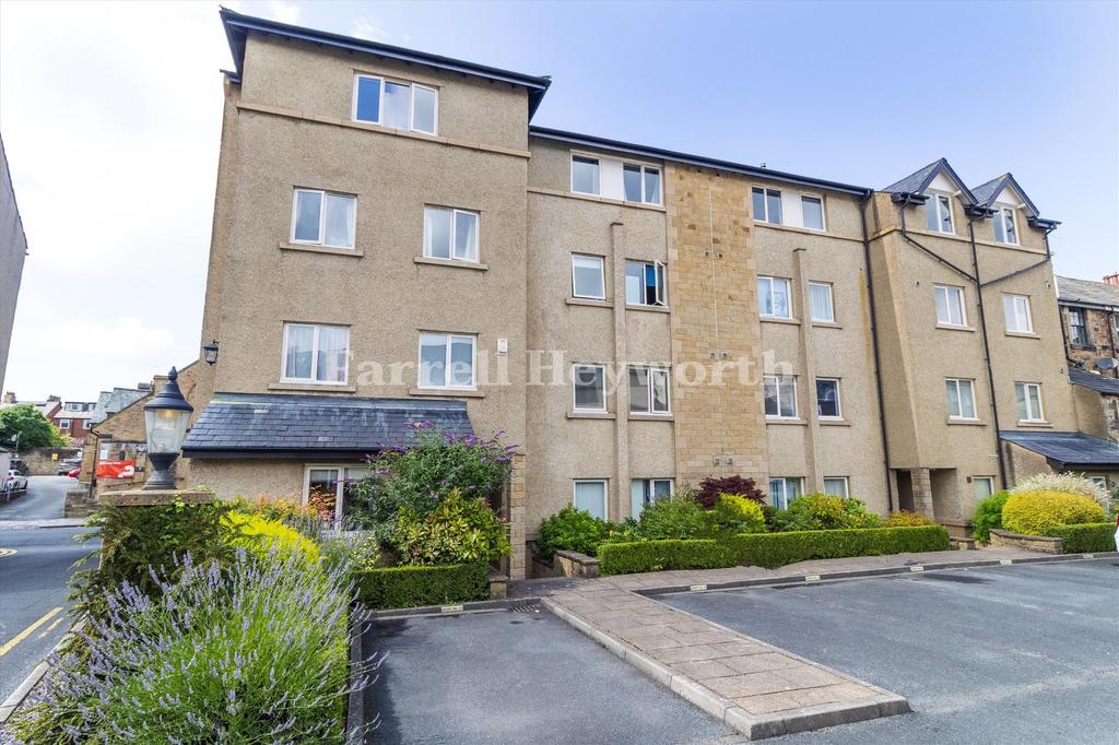 Regency Court, Lancaster LA1 2 bed flat - £925 pcm (£213 pw)