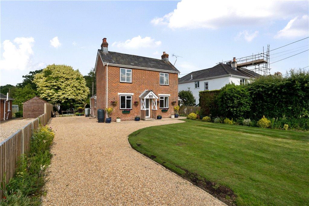 Pollards Moor Road, Copythorne... 3 bed detached house - £600,000