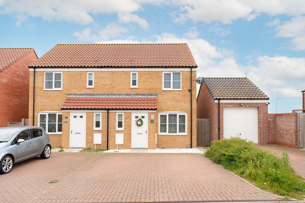 Colby Drive, Bradwell 3 bed semi-detached house - £240,000