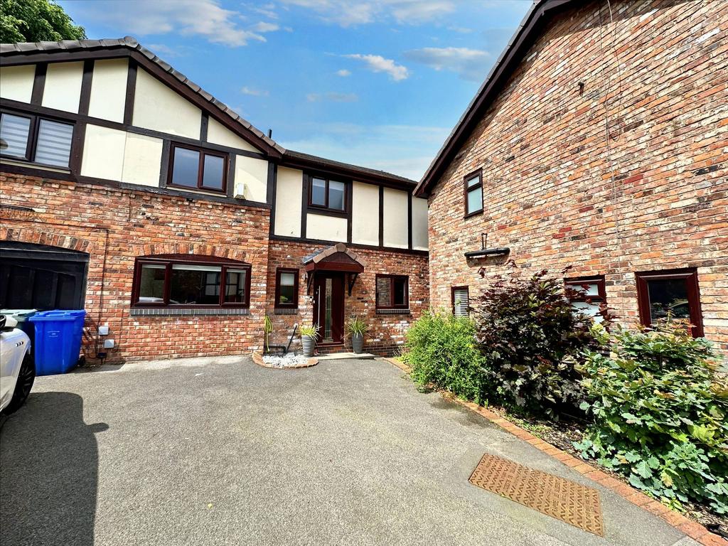St. Anns Close, Prestwich, M25 4 bed semi-detached house - £445,000