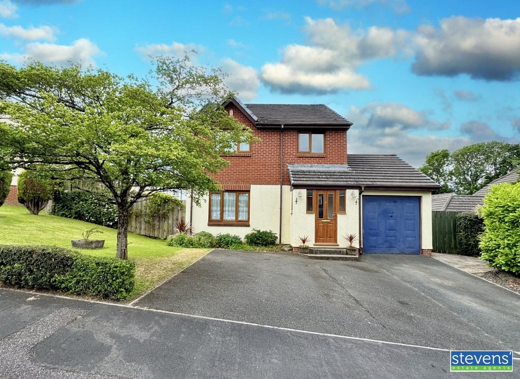 Hunters Gate, Okehampton, Devon, EX20 4 bed detached house - £390,000