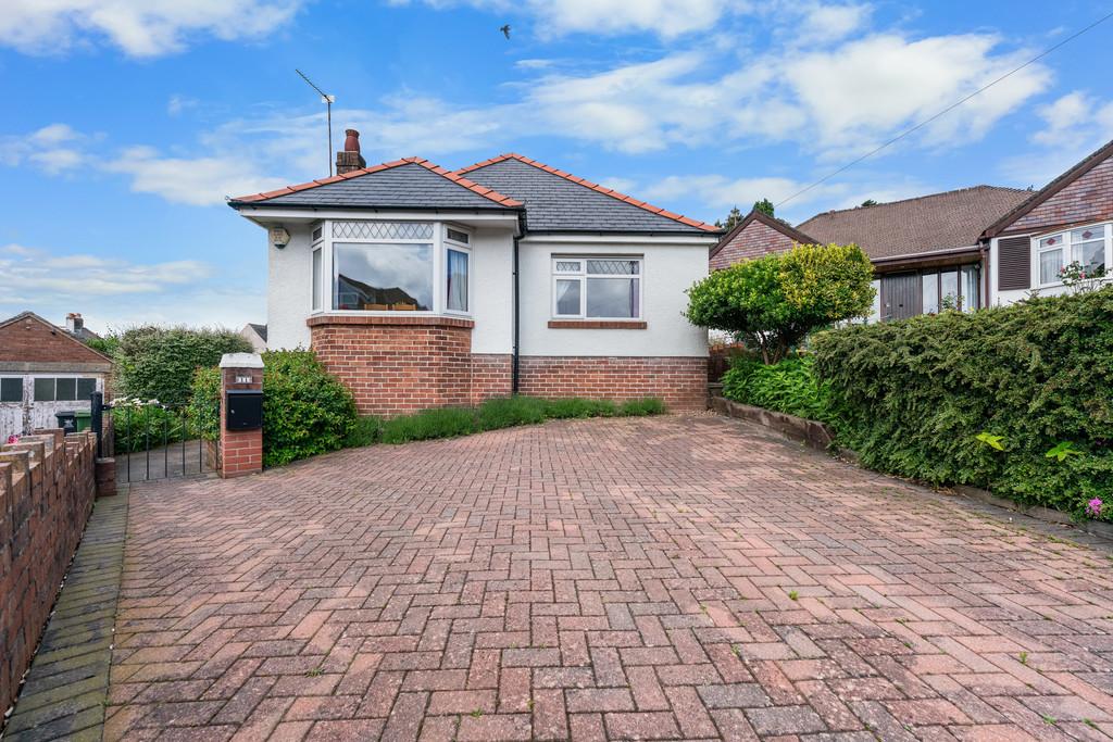 Bishops Close, Llandaff, Cardiff 3 bed detached bungalow for sale - £ ...