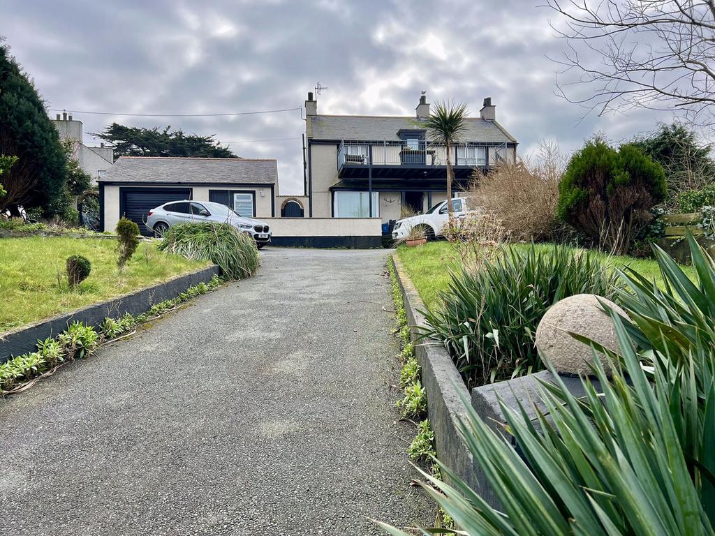 Ednyfed Hill, Amlwch Port, LL68 3 bed detached house for sale - £285,000
