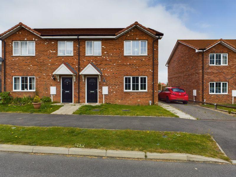 27 Wesley Way, Horncastle 3 bed semi-detached house - £50,000