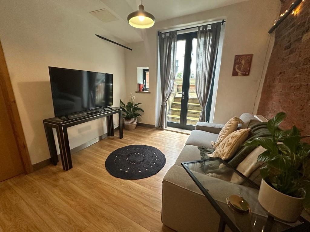 Simpsons Fold East 1 bed apartment - £825 pcm (£190 pw)