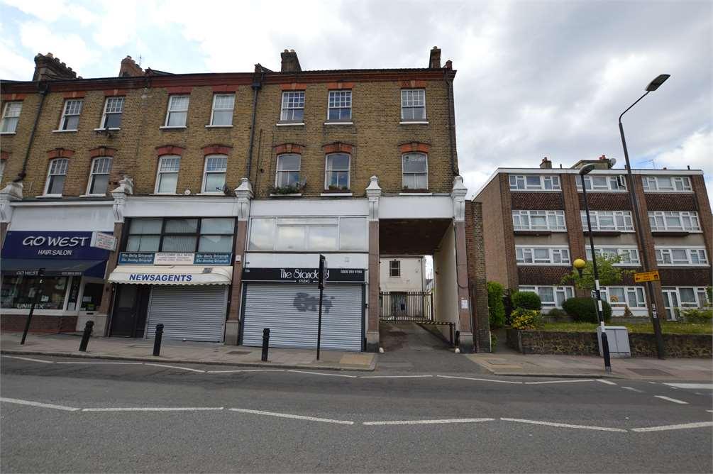 SE3 2 bed apartment - £420,000