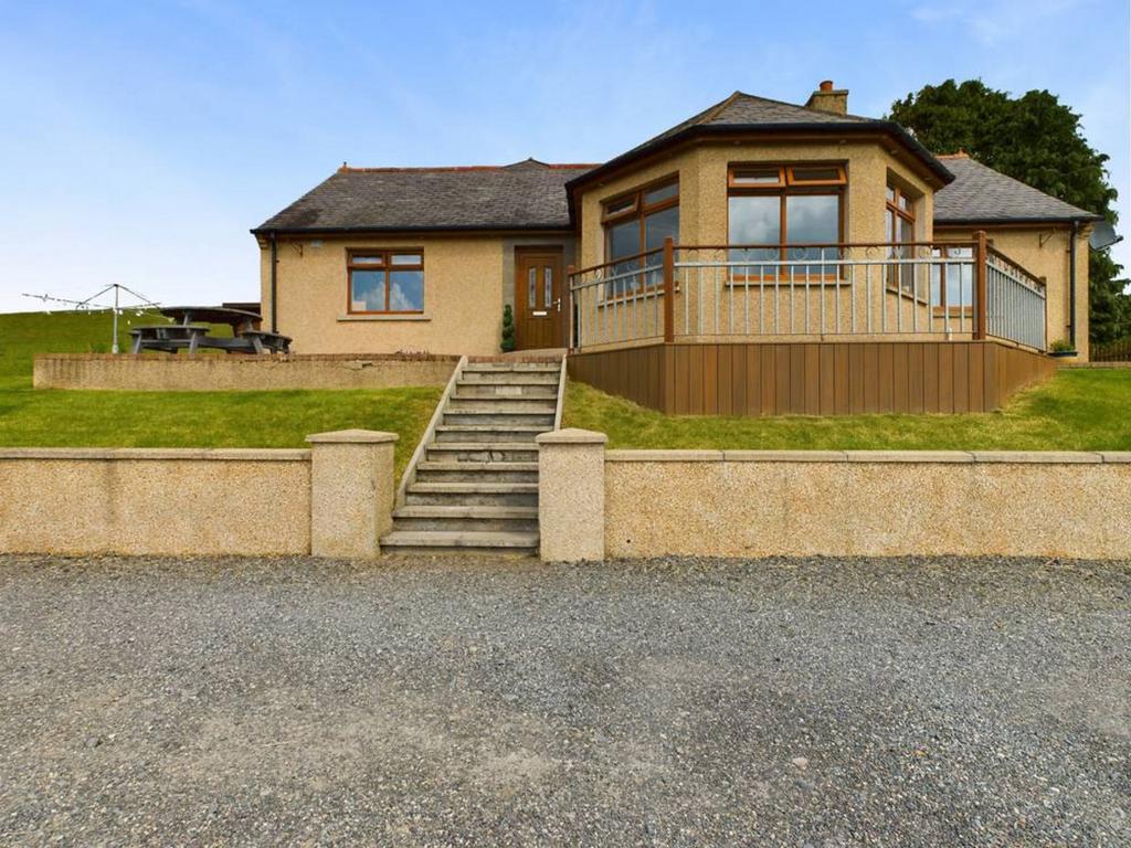 Turriff AB53 5 bed detached house - £380,000