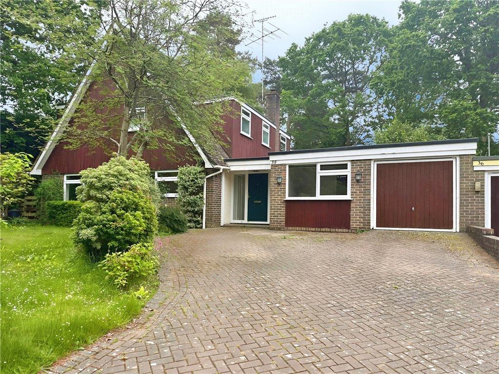 Linkway, Crowthorne, Berkshire 4 bed detached house - £875,000