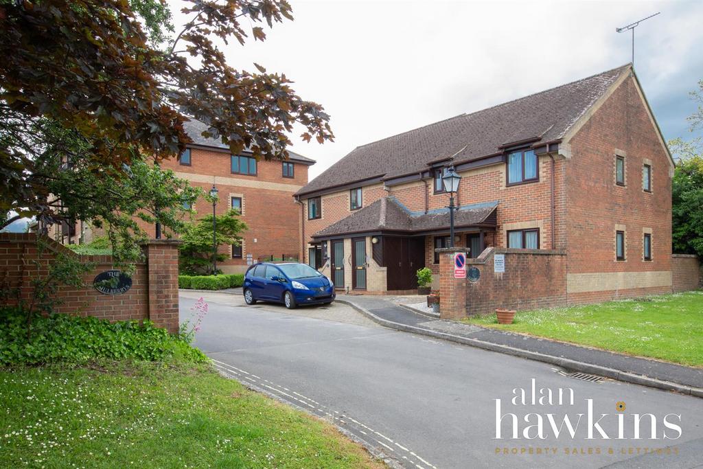 The Mulberrys, Royal Wootton Bassett 2 bed retirement property - £185,000