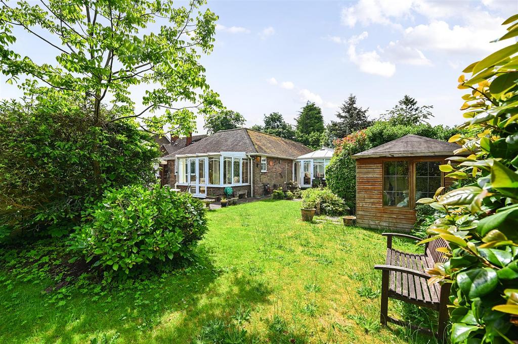 Blackgate Lane, Henfield 2 bed detached bungalow - £595,000
