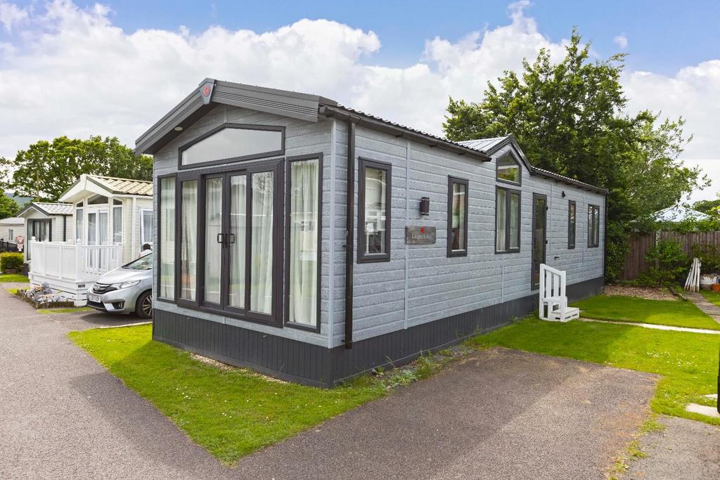 Downsview Park, Woodmancote 2 bed park home for sale - £165,000