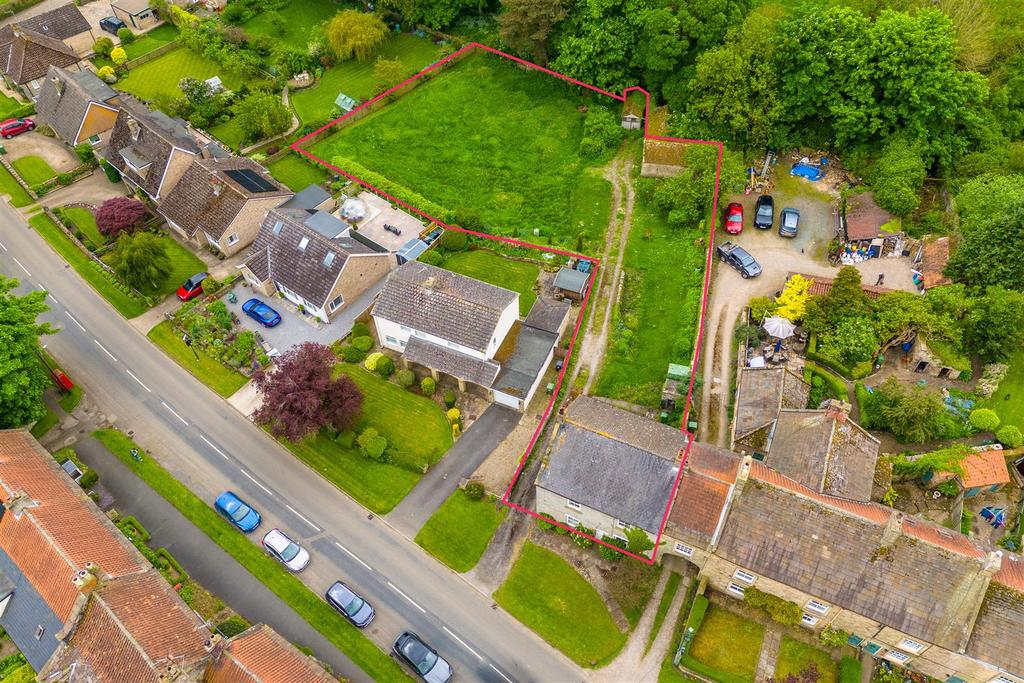 Woodside, 37 High Street, Gilling... 4 bed cottage - £335,000
