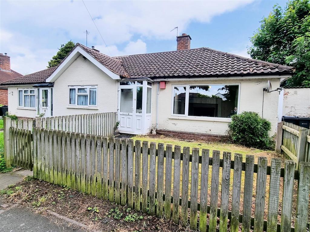 Warden Avenue, Sutton Coldfield 1 bed semi-detached bungalow - £200,000