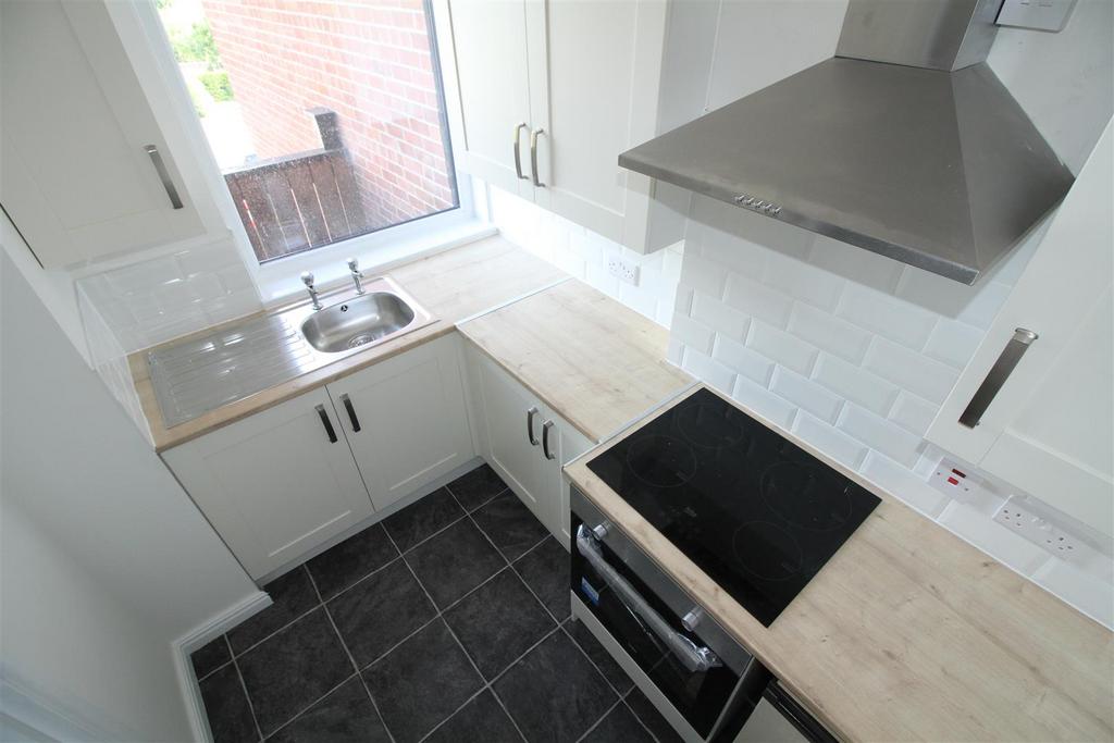 The Babington Leen Court Leen Gate... 2 bed apartment - £895 pcm (£207 pw)