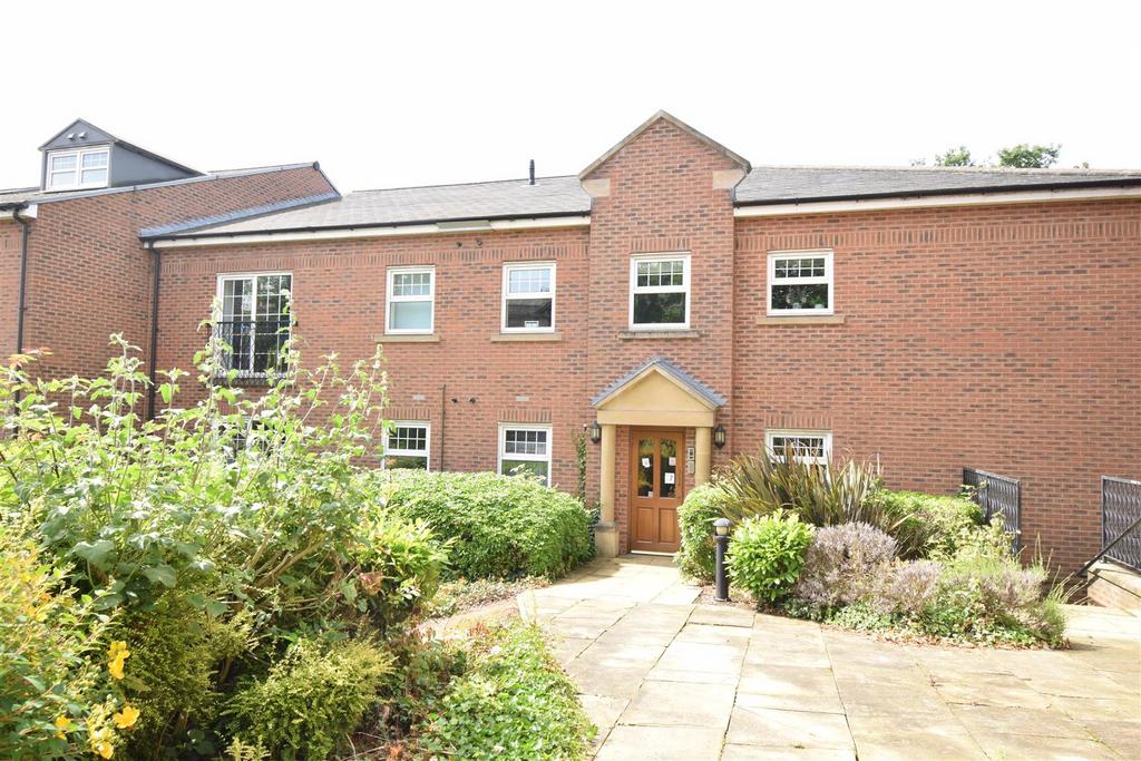 St Christophers Walk, Burton Street WF1 2 bed flat - £800 pcm (£185 pw)